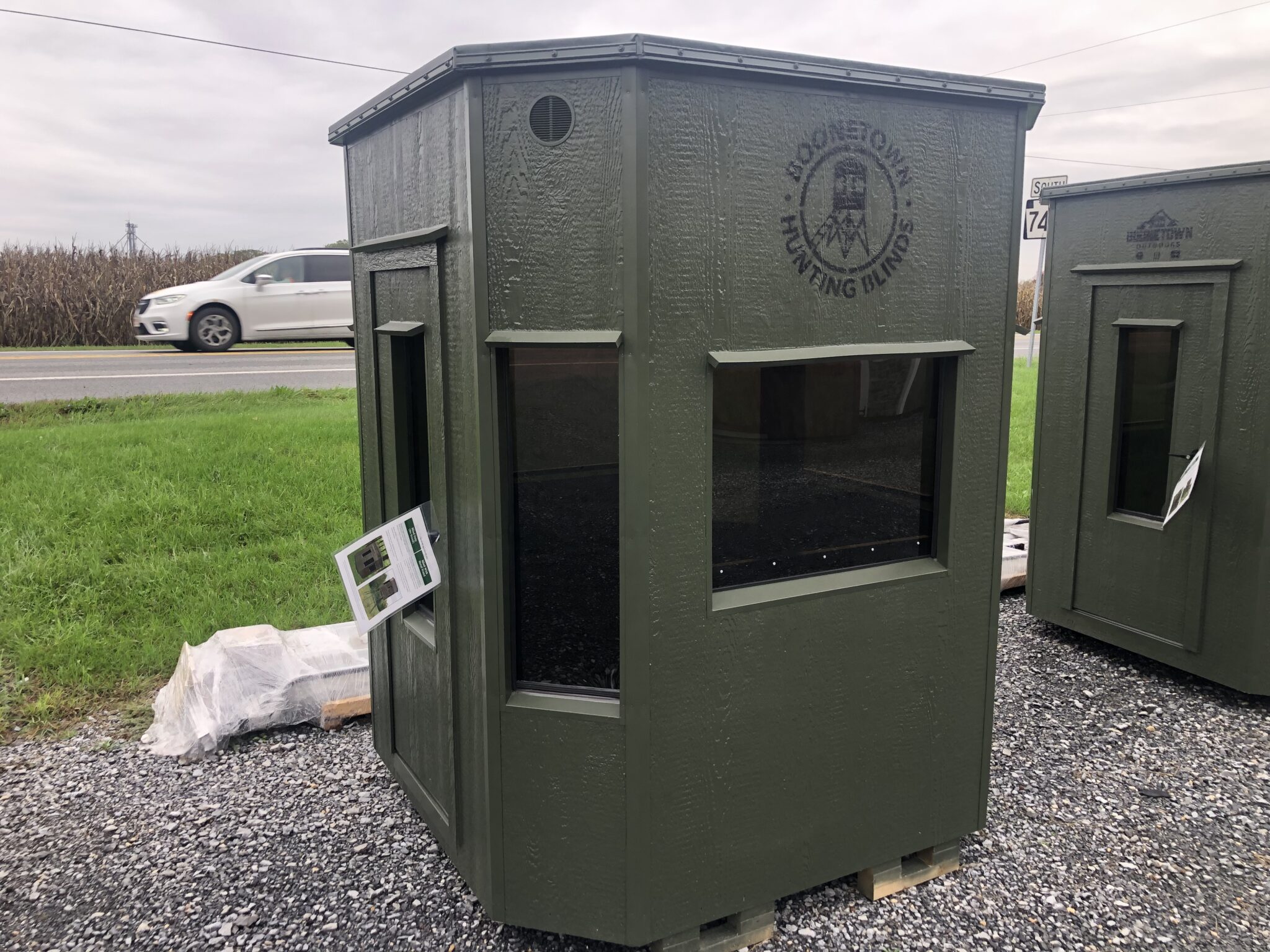6x6 Octagon blind with 8' to 11' extendable legs metal stand kit style ...